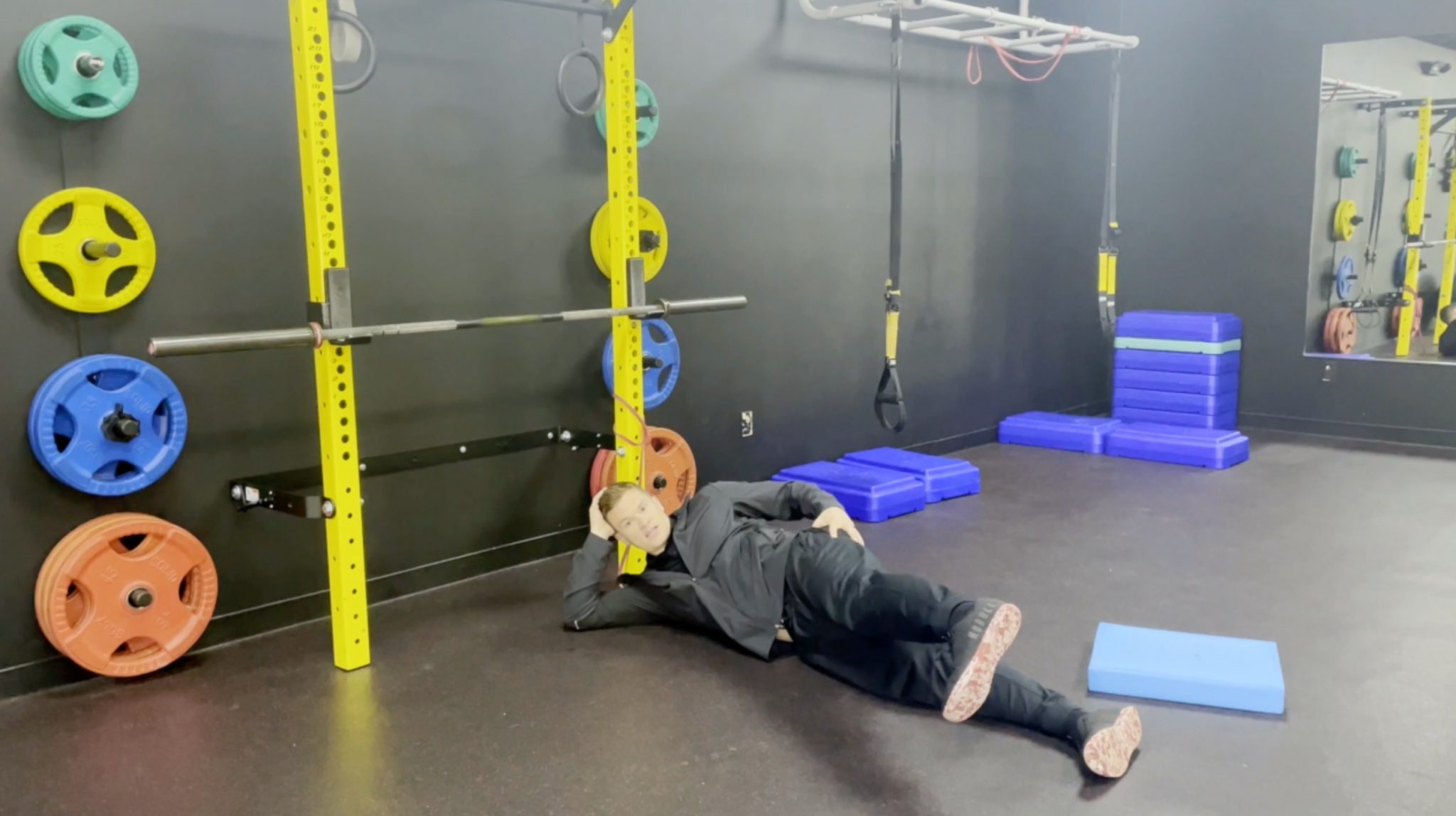 How To Correct Valgus Knee Collapse - EarthFitTraining.com